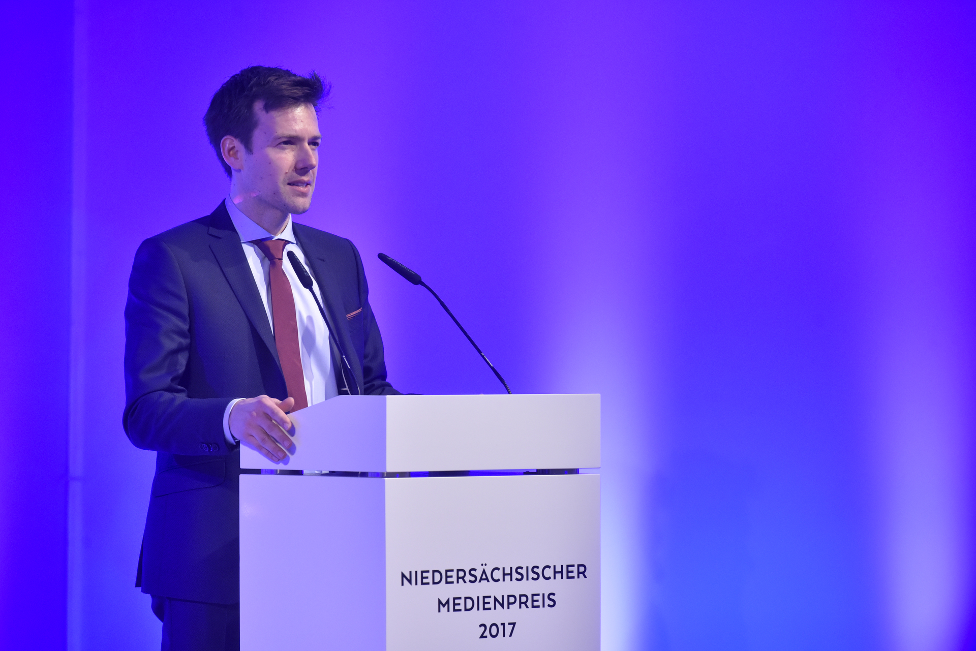 NLM: Fernsehen Unterhaltung